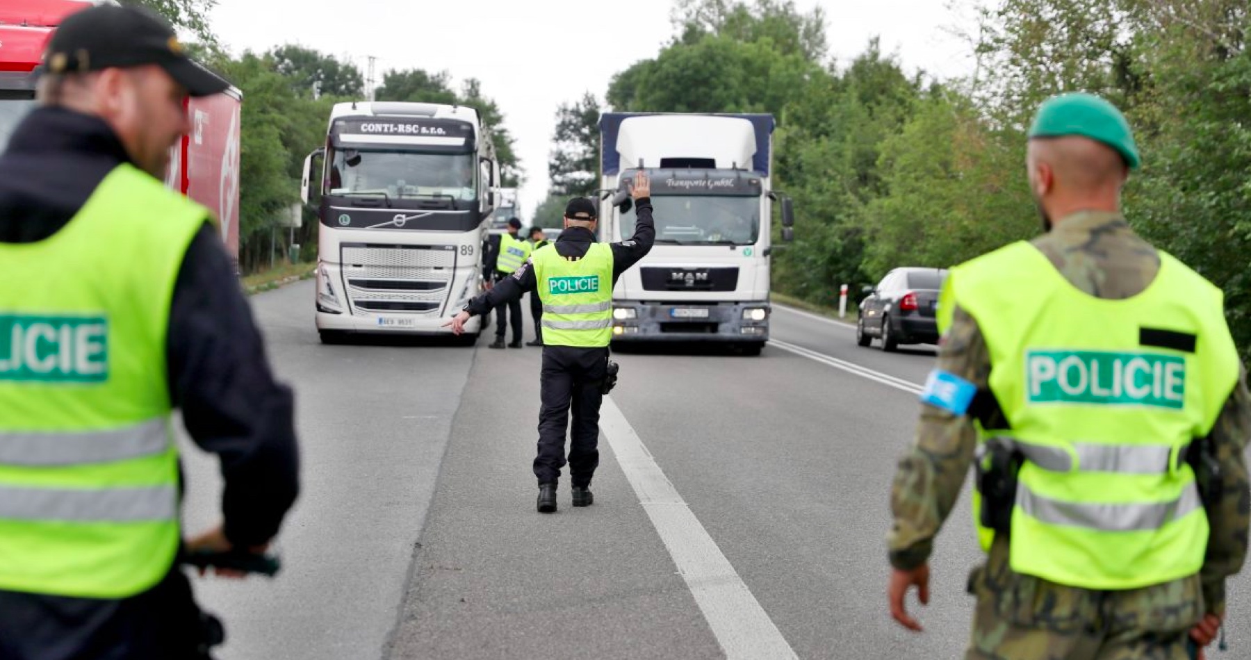 Česko kvôli nelegálnym migrantom dočasne obnoví kontroly na štátnych ... Česko kvôli nelegálnym migrantom dočasne obnoví kontroly na štátnych ...