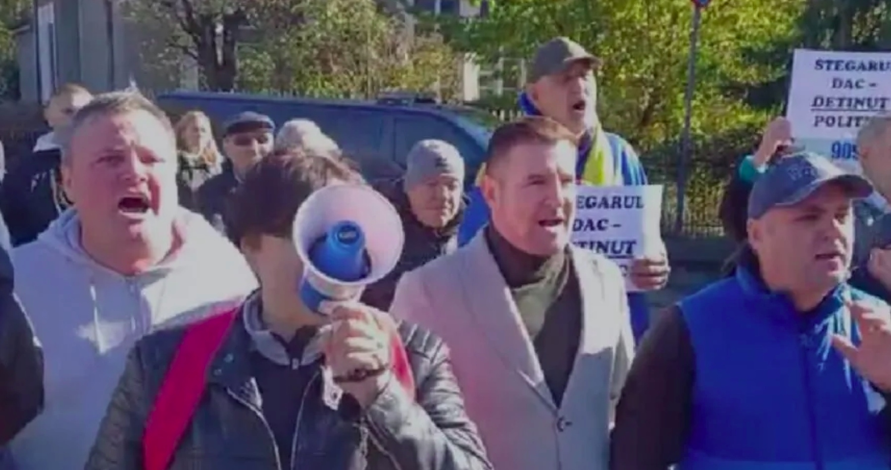 VIDEO: „Hanba!, Zradca!, Choď na Ukrajinu!,“ kričali nahnevaní Rumuni ...